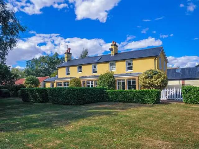 4 bedroom farm house for rent in Hazlewell Farm, Bar Road, Cam.