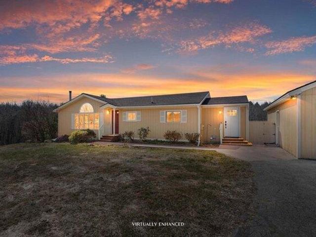 4 bedroom, Farmingdale ME 04344 104605519