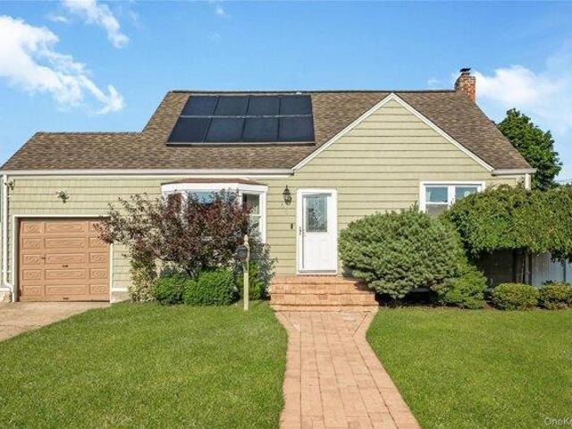 4 bedroom, Farmingdale NY 11735 103623634