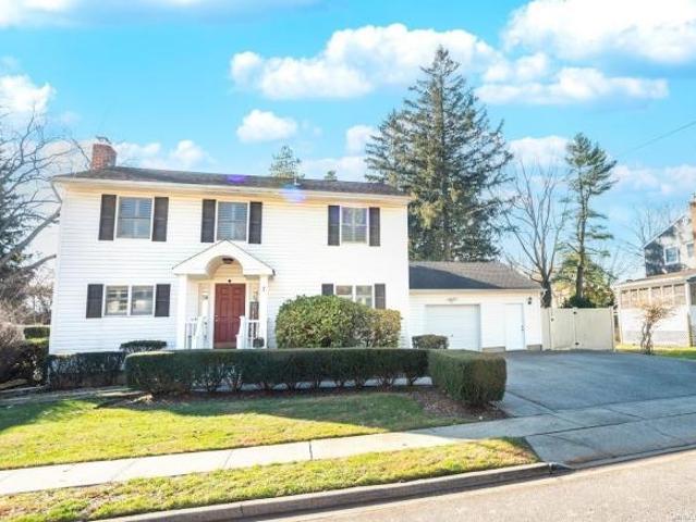 4 bedroom, Farmingdale NY 11735 72692128