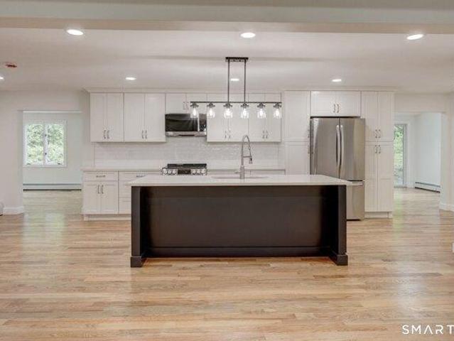 4 bedroom, Farmington CT 06032 104790240