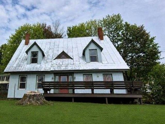 4 bedroom, Farmington ME 04938 102775843