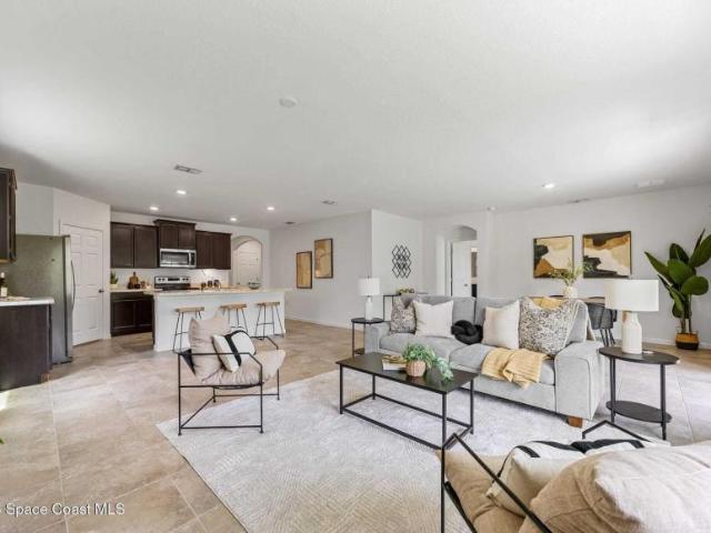 4 bedroom, FL FL 102398926