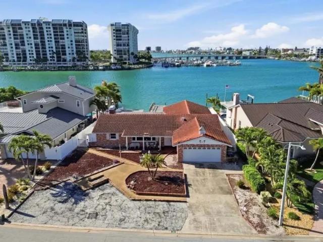 4 bedroom, FL FL 102715771