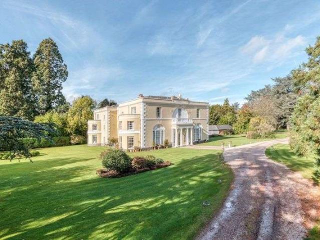 4 Bedroom Flat