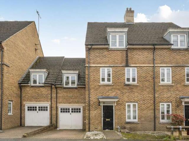 4 Bedroom Flat
