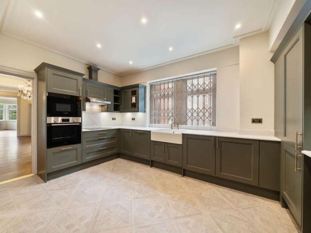 4 Bedroom Flat