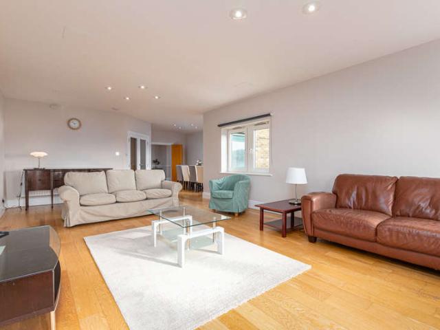 4 Bedroom Flat