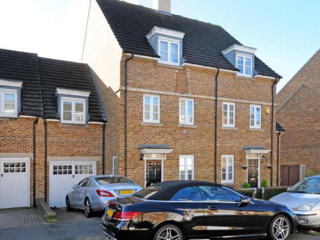 4 Bedroom Flat