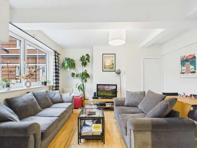 4 Bedroom Flat
