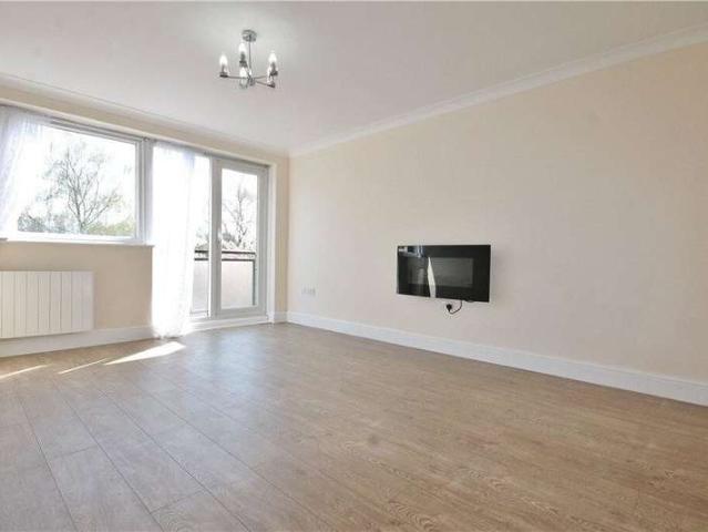 4 Bedroom Flat
