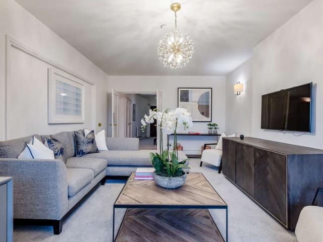 4 Bedroom Flat
