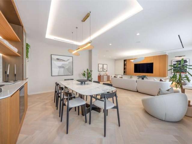4 Bedroom Flat