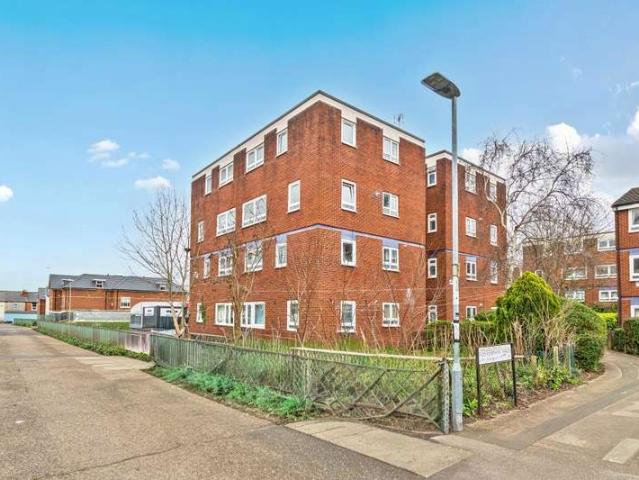 4 Bedroom Flat