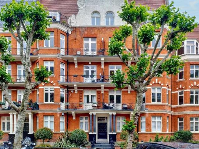 4 Bedroom Flat