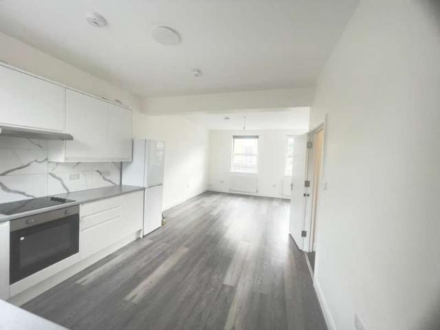 4 Bedroom Flat
