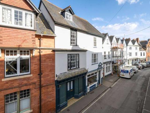 4 Bedroom Flat