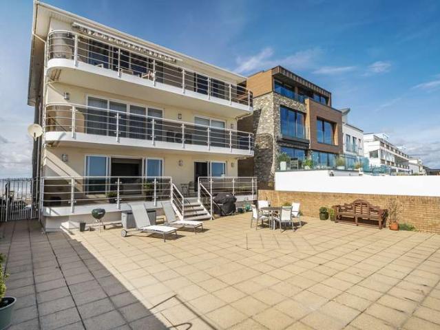 4 Bedroom Flat