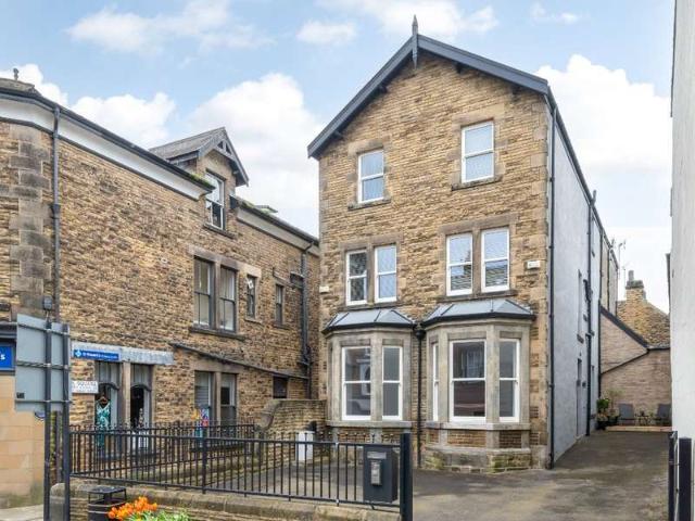 4 Bedroom Flat