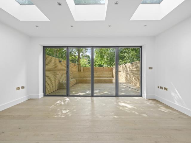 4 Bedroom Flat