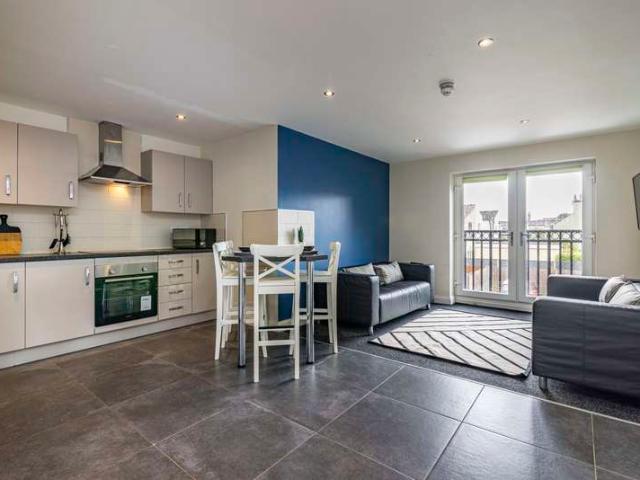 4 Bedroom Flat
