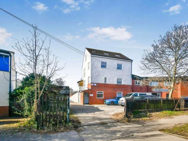 4 Bedroom Flat