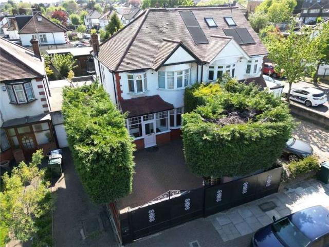 4 Bedroom Flat