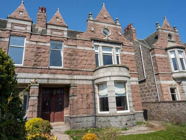 4 Bedroom Flat