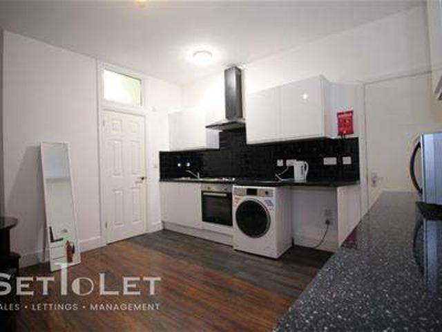 4 Bedroom Flat