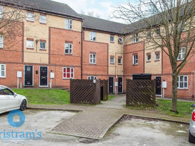 4 Bedroom Flat