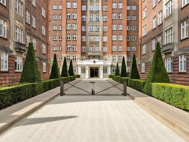 4 Bedroom Flat