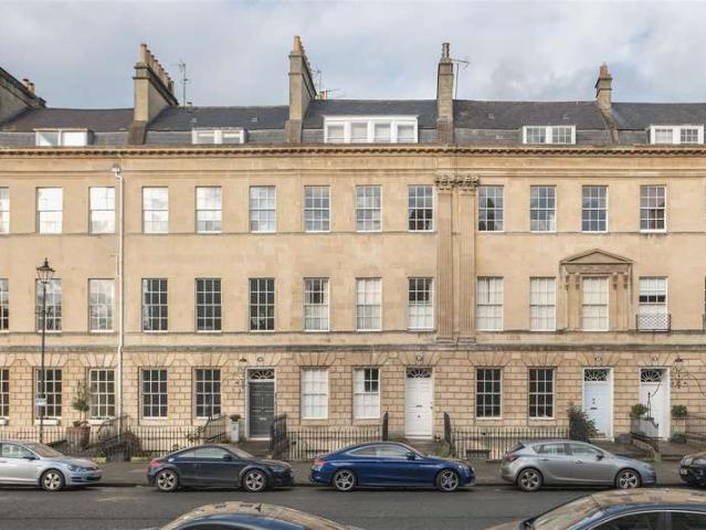4 Bedroom Flat
