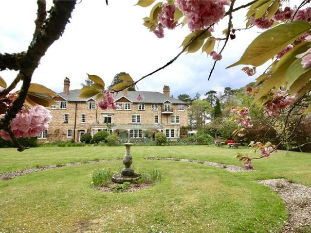 4 Bedroom Flat