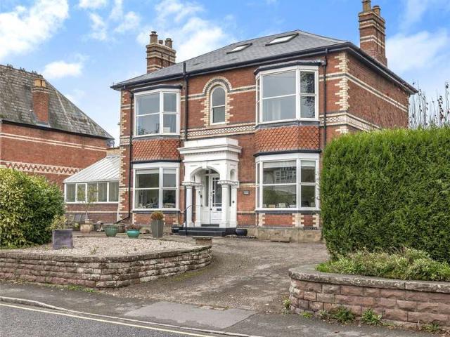 4 Bedroom Flat