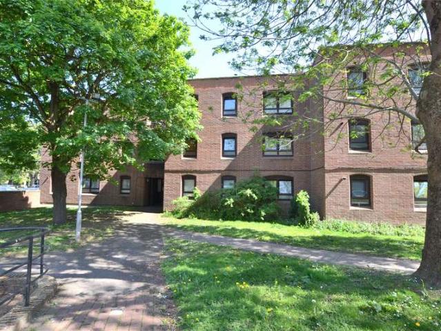 4 Bedroom Flat