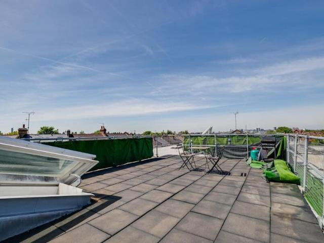 4 Bedroom Flat To Let