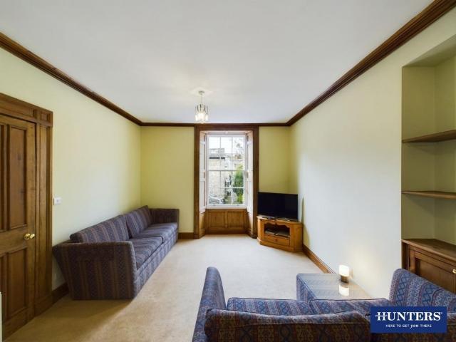 4 bedroom Flat To Let