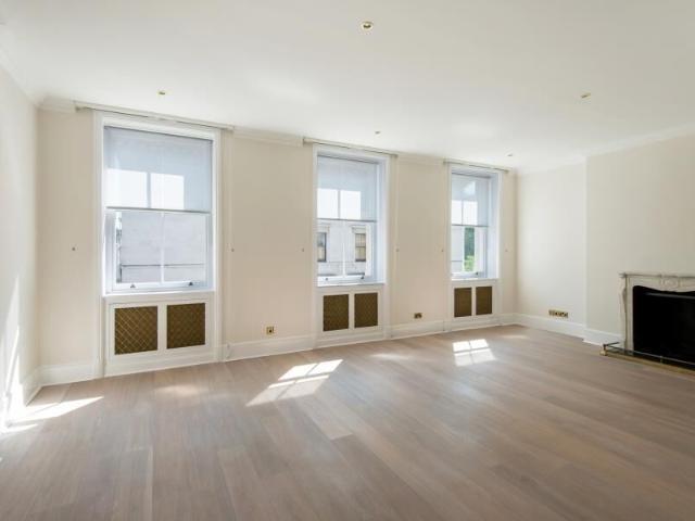 4 Bedroom Flat To Let