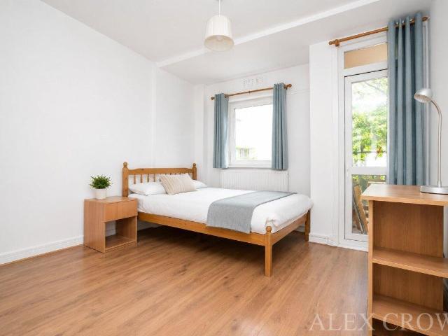 4 Bedroom Flat To Let
