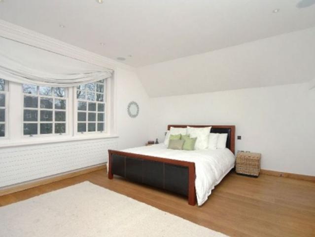 4 Bedroom Flat To Let