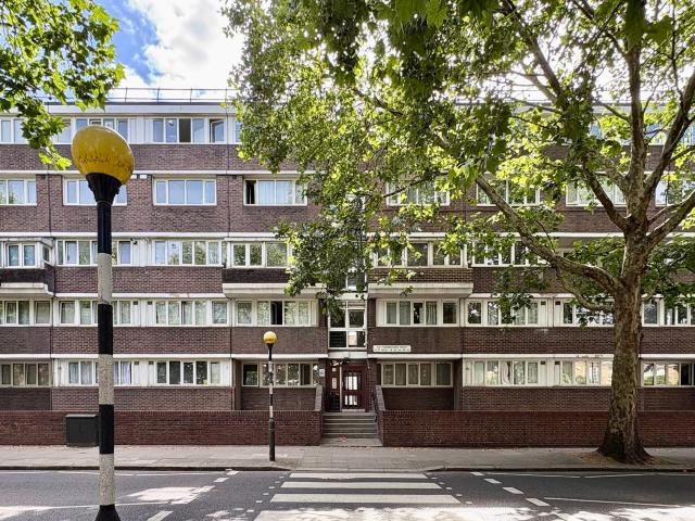 4 bedroom flat to rent on Finborough Road, London