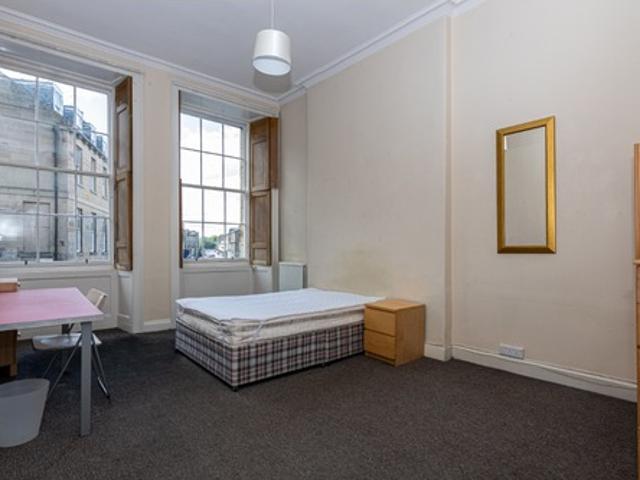 4 bedroom Flat to rent in Edinburgh