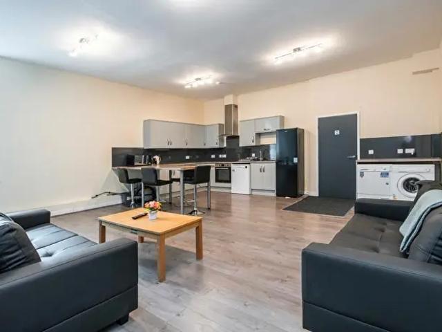 4 Bedroom Flat To Rent In Equitable House, South Parade, NG1