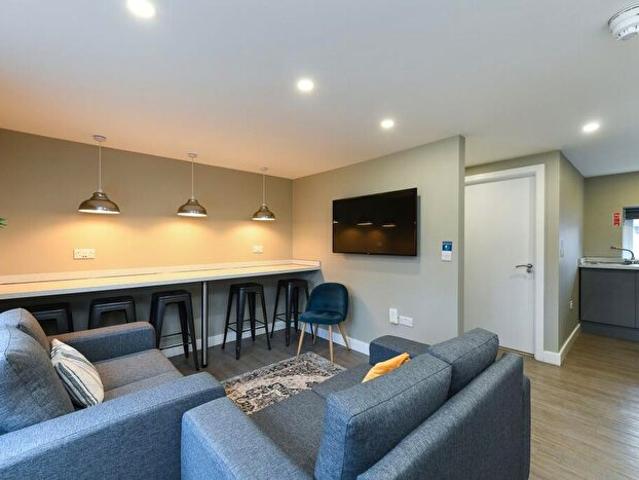 4 Bedroom Flat To Rent In Fletcher Road, Beeston, NG9