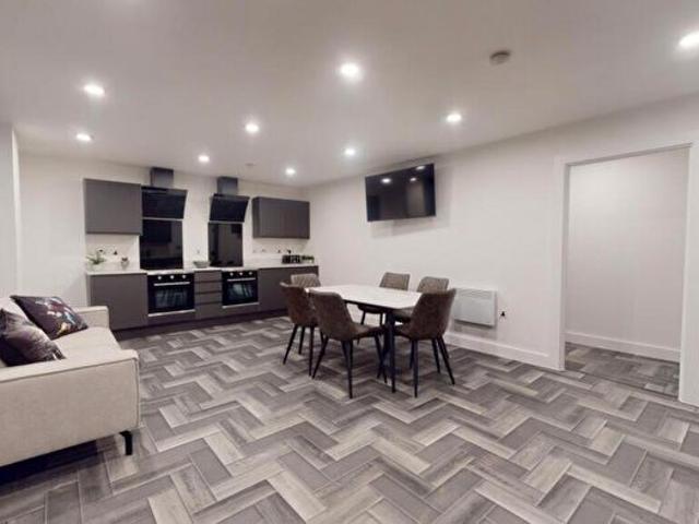 4 Bedroom Flat To Rent In High Road, Beeston, NG9