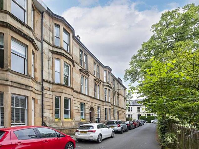 4 Bedroom Flat To Rent In Holyrood Quadrant, Glasgow, G20