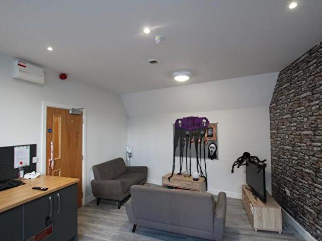 4 Bedroom Flat To Rent In Long Row, Nottingham, NG1