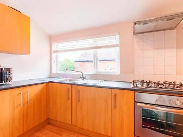 4 Bedroom Flat To Rent In Trent Boulevard, NG2