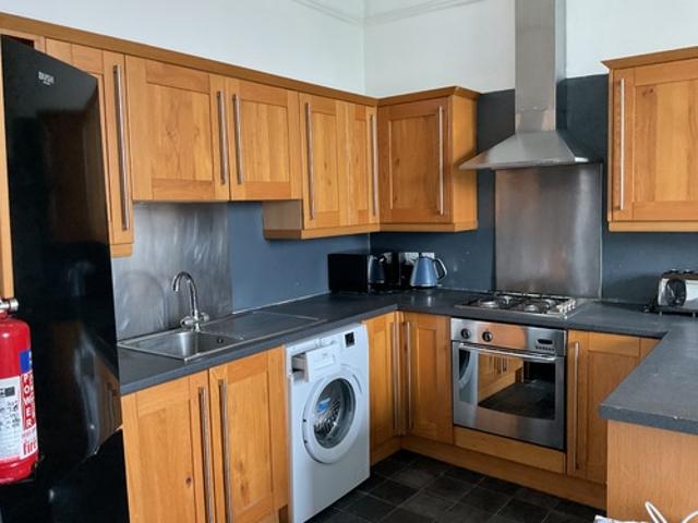 4 bedroom Flat to rent in Viewforth, Edinburgh