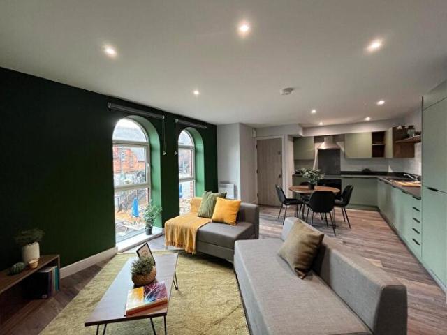 4 Bedroom Flat To Rent In Wollaton Road, Beeston, Nottingham, Nottinghamshire, NG9